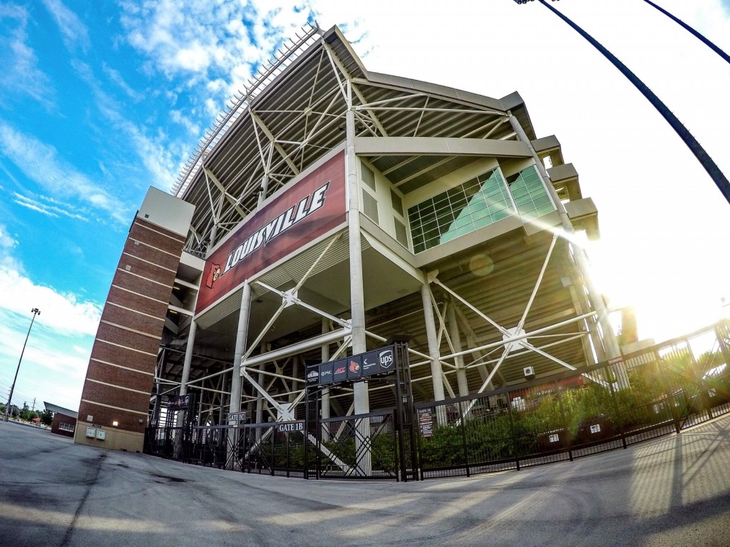 TAYLOR SWIFT’S REPUTATION STADIUM TOUR WILL VISIT LOUISVILLE’S PAPA ...